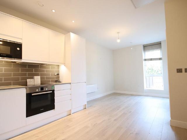 1 bedroom ground flat for sale