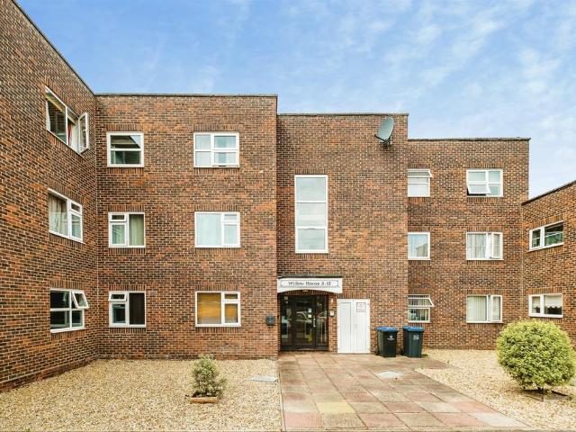 1 bedroom ground flat for sale