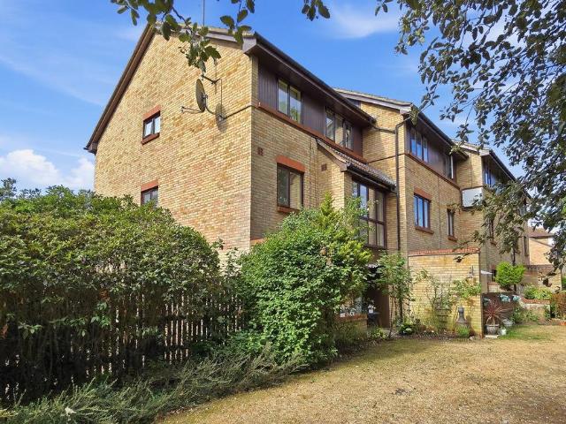1 bedroom ground flat for sale