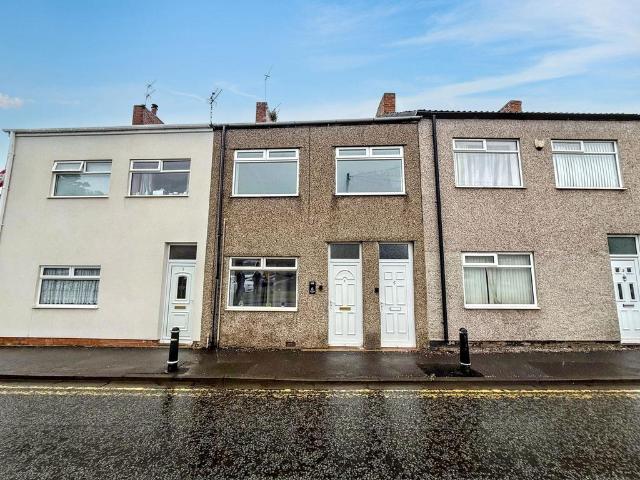 1 bedroom ground flat for sale