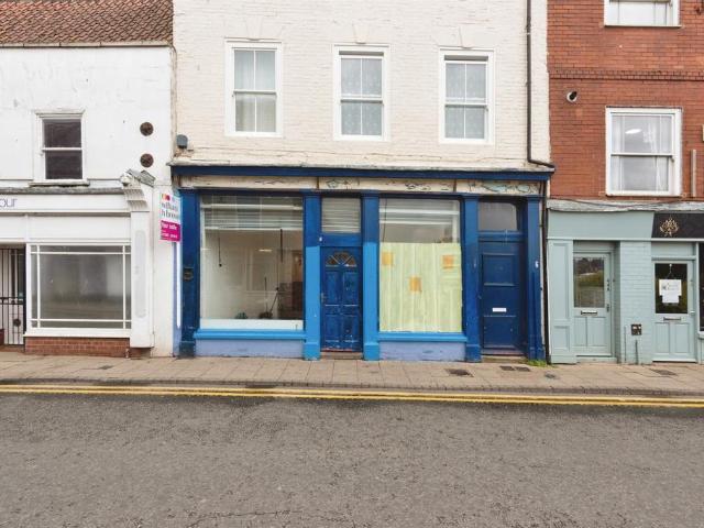 1 bedroom ground flat for sale