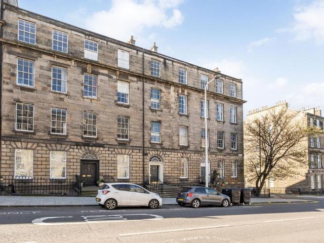 1 bedroom ground flat for sale