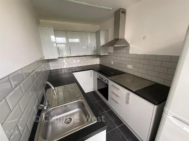 1 bedroom ground flat for sale