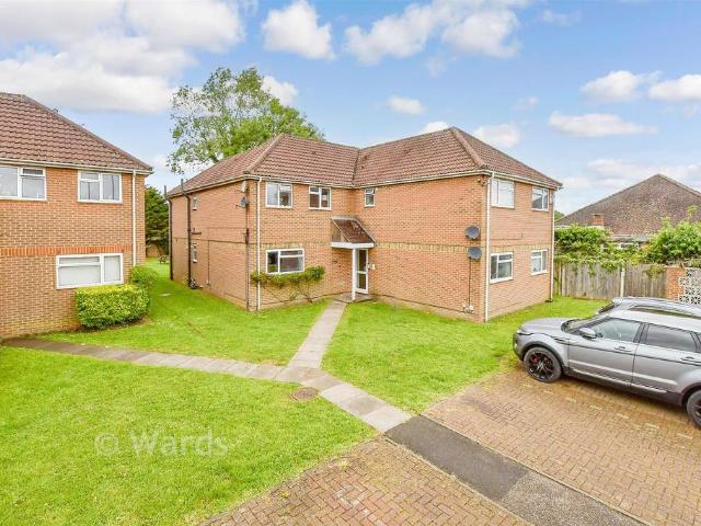 1 bedroom ground flat for sale