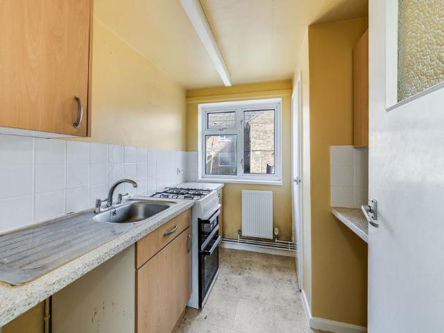 1 bedroom ground flat for sale