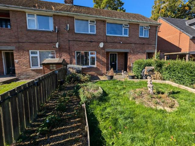 1 bedroom ground flat for sale