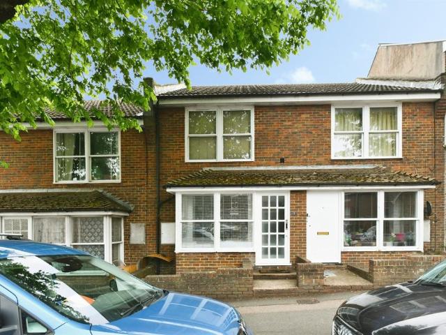 1 bedroom ground flat for sale