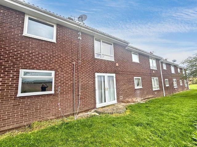 1 bedroom ground flat for sale