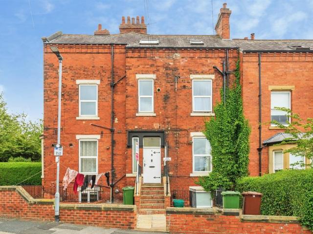 1 bedroom ground flat for sale