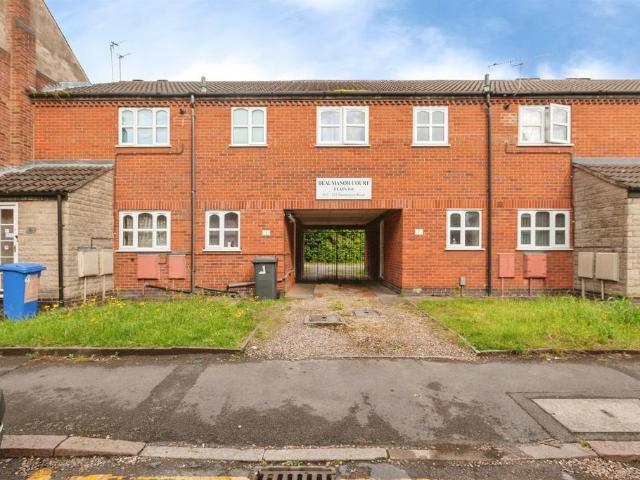 1 bedroom ground flat for sale