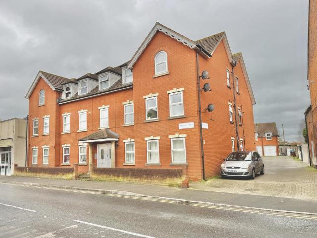 1 bedroom ground flat for sale