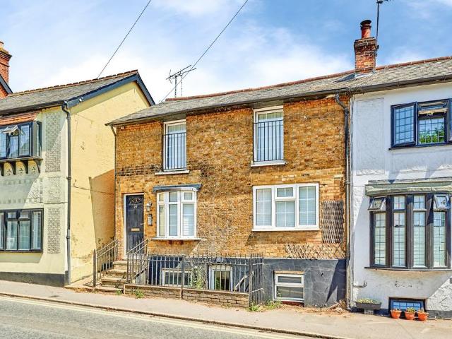 1 bedroom ground flat for sale