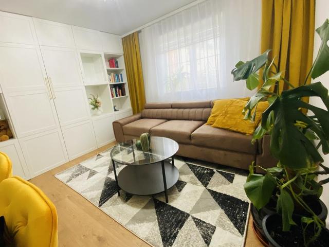 1 bedroom ground flat for sale