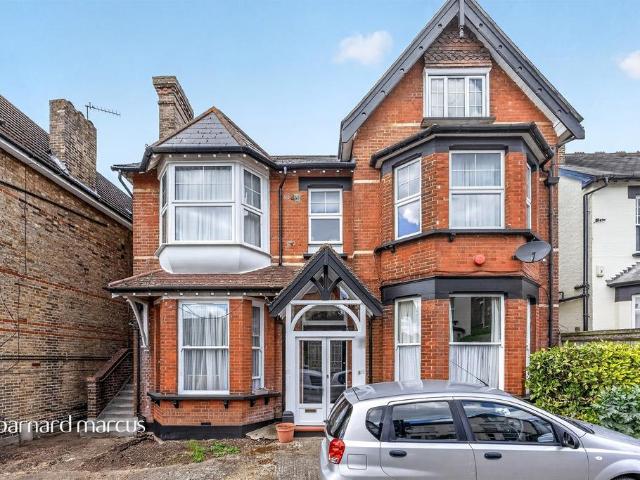 1 bedroom ground flat for sale