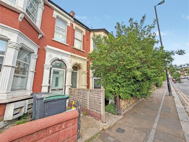 1 bedroom ground flat for sale