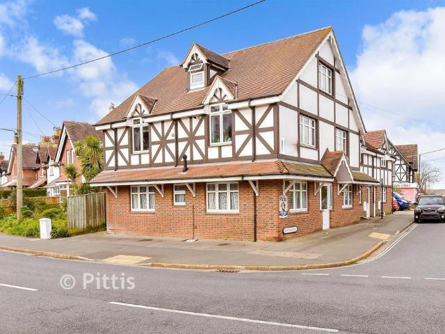 1 bedroom ground flat for sale