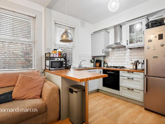 1 bedroom ground flat for sale