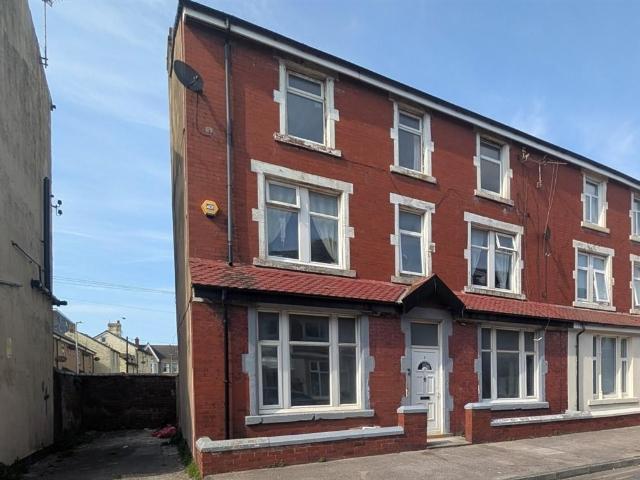 1 bedroom ground flat for sale
