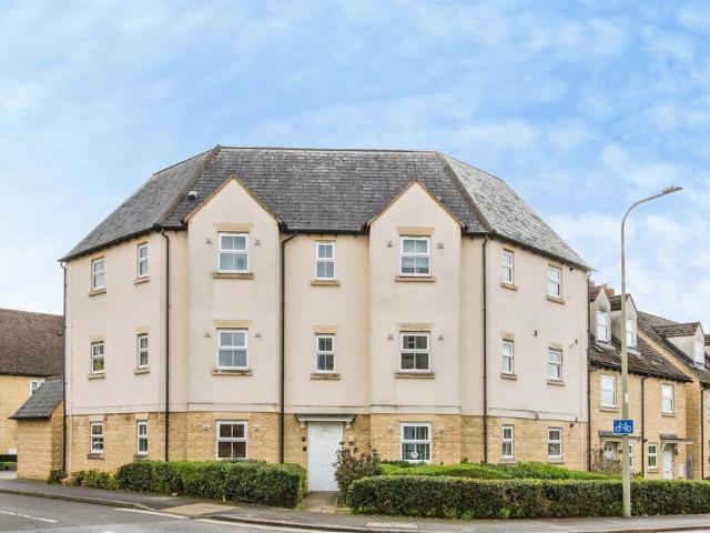 1 bedroom ground flat for sale