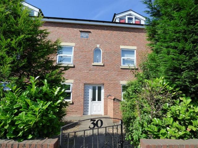 1 bedroom ground flat for sale