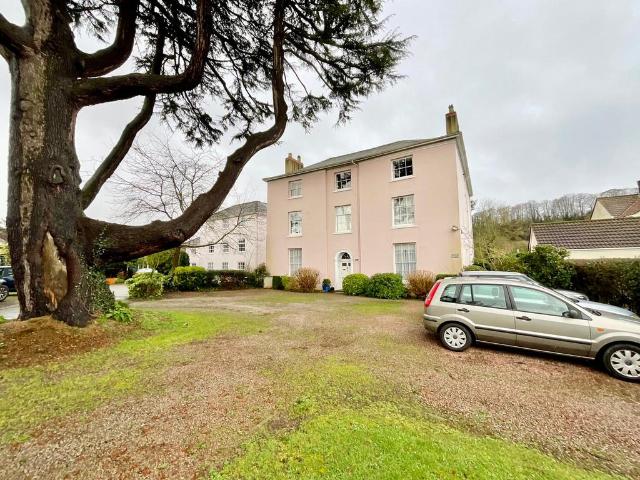 1 bedroom ground flat for sale