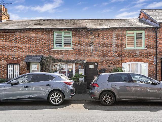1 bedroom ground flat for sale