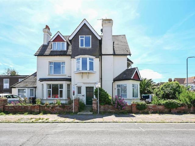 1 bedroom ground flat for sale