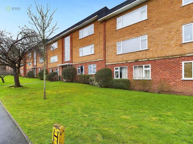 1 bedroom ground flat for sale