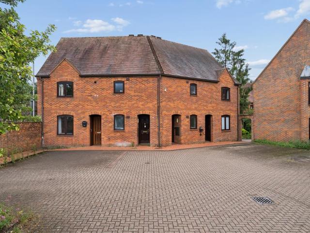 1 bedroom ground flat for sale
