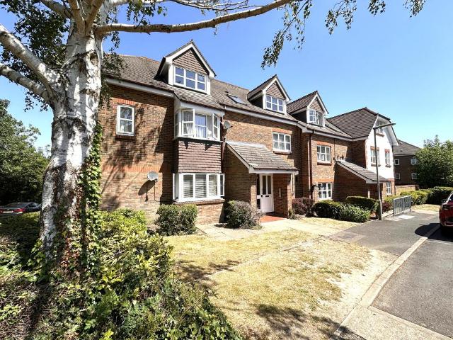 1 bedroom ground flat for sale