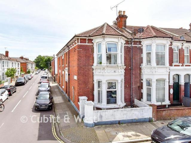 1 bedroom ground flat for sale