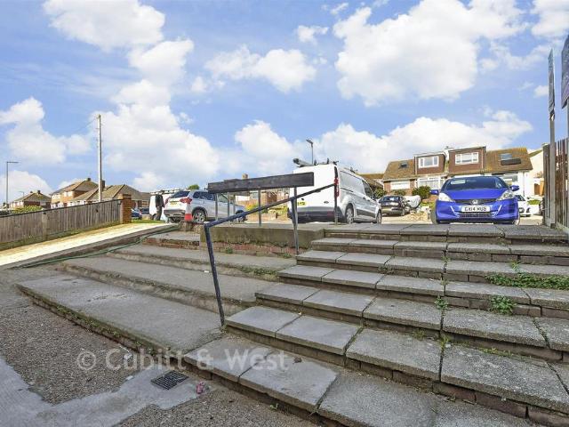 1 bedroom ground flat for sale