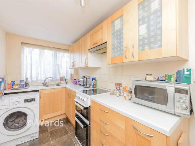1 bedroom ground flat for sale