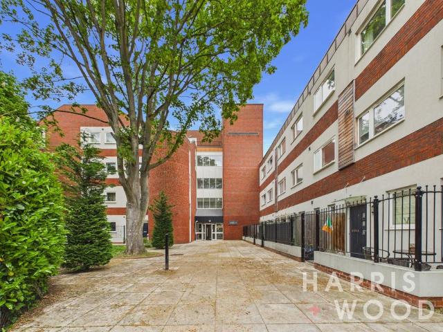 1 bedroom ground flat for sale