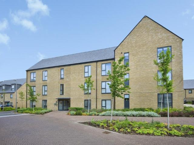 1 bedroom ground flat for sale