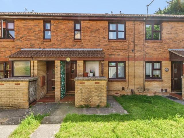 1 bedroom ground flat for sale