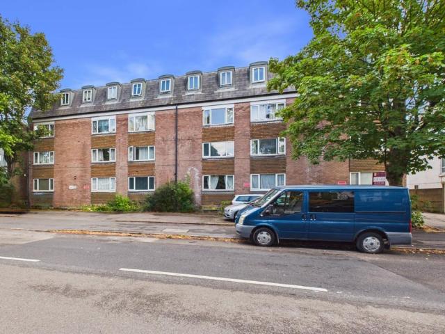 1 bedroom ground flat for sale