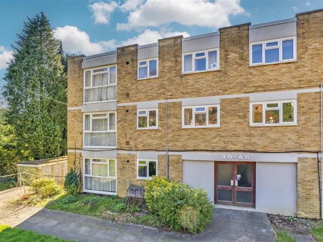1 bedroom ground flat for sale