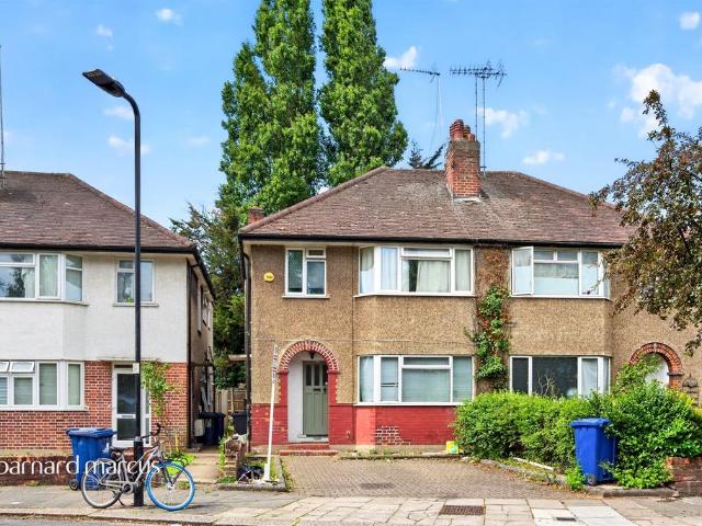 1 bedroom ground flat for sale
