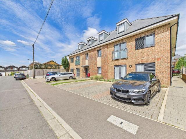 1 bedroom ground flat for sale