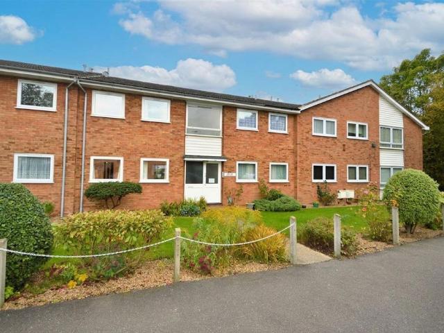 1 bedroom ground flat for sale