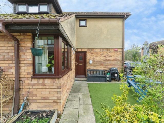 1 bedroom ground flat for sale