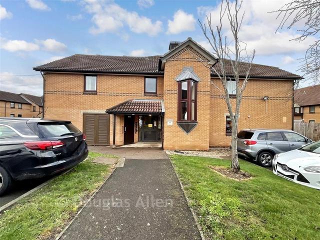 1 bedroom ground flat for sale