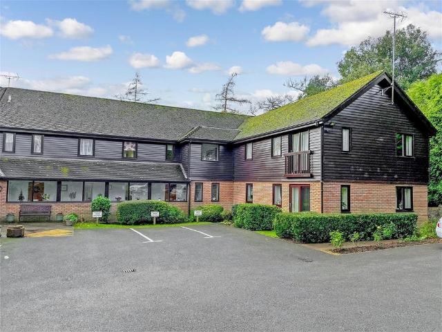 1 bedroom ground flat for sale