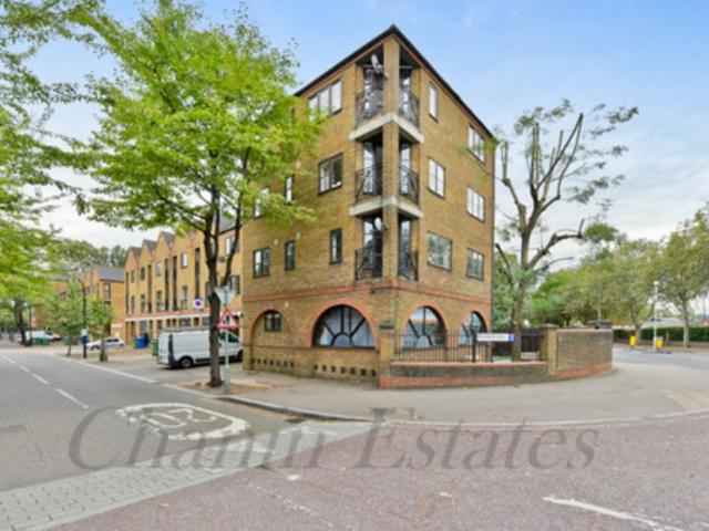 1 bedroom ground flat for sale
