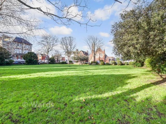 1 bedroom ground flat for sale