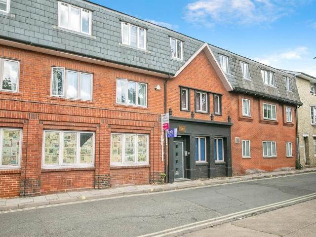 1 bedroom ground flat for sale