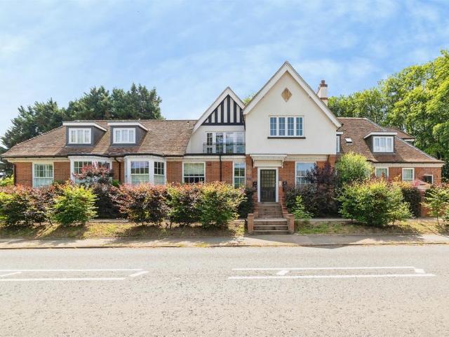 1 bedroom ground flat for sale