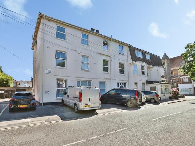 1 bedroom ground flat for sale