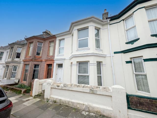 1 bedroom ground flat for sale